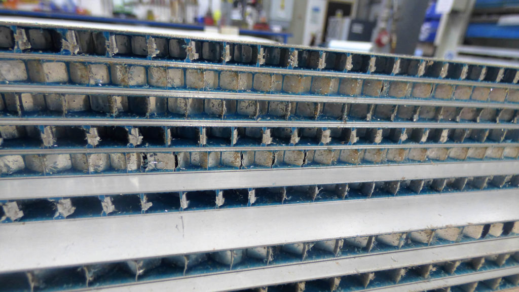 Composite panels division - Manufacturing vacuum tables & panels